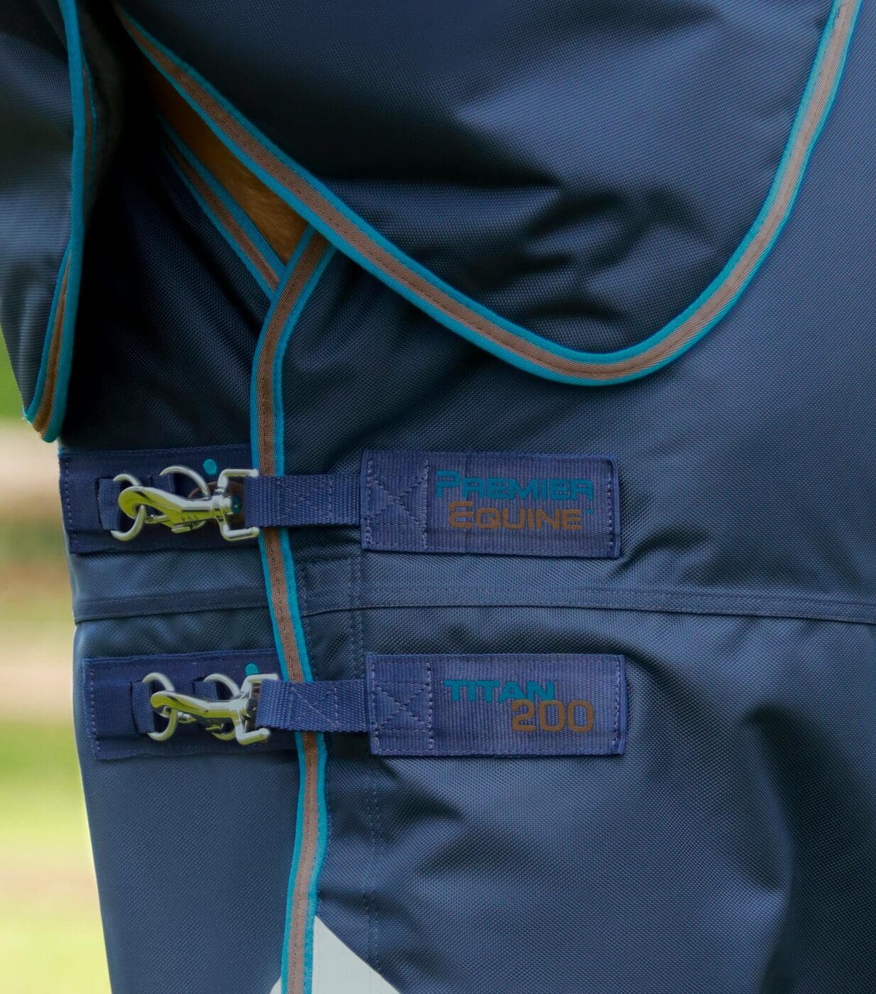 Titan 200g Turnout Rug with Snug-Fit Neck Cover - Hertfordshire Tak Shak