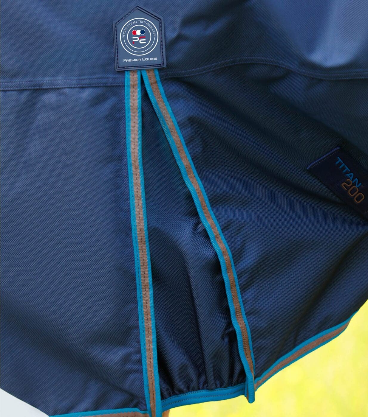 Titan 200g Turnout Rug with Snug-Fit Neck Cover - Hertfordshire Tak Shak